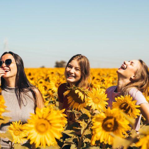50 Motivational Upbeat Songs to Add to Your Playlist - Robyn Marie Coaching
